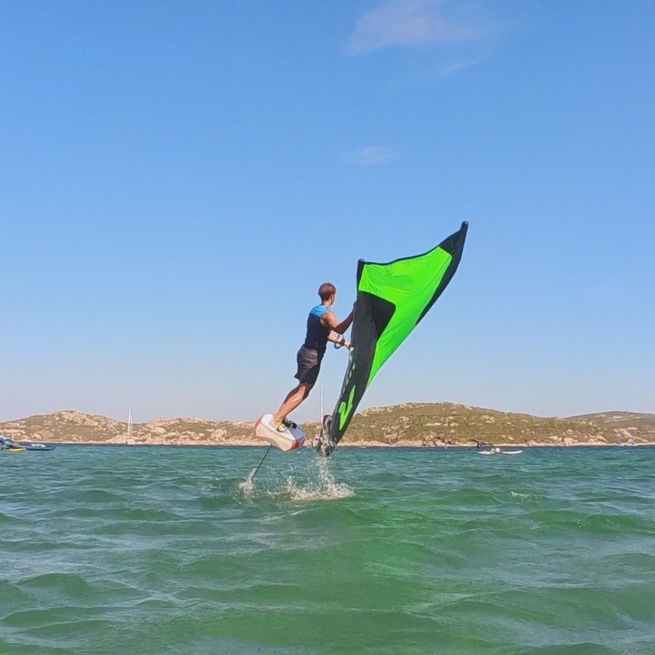 come strambare con il wing foil - ReptileSports