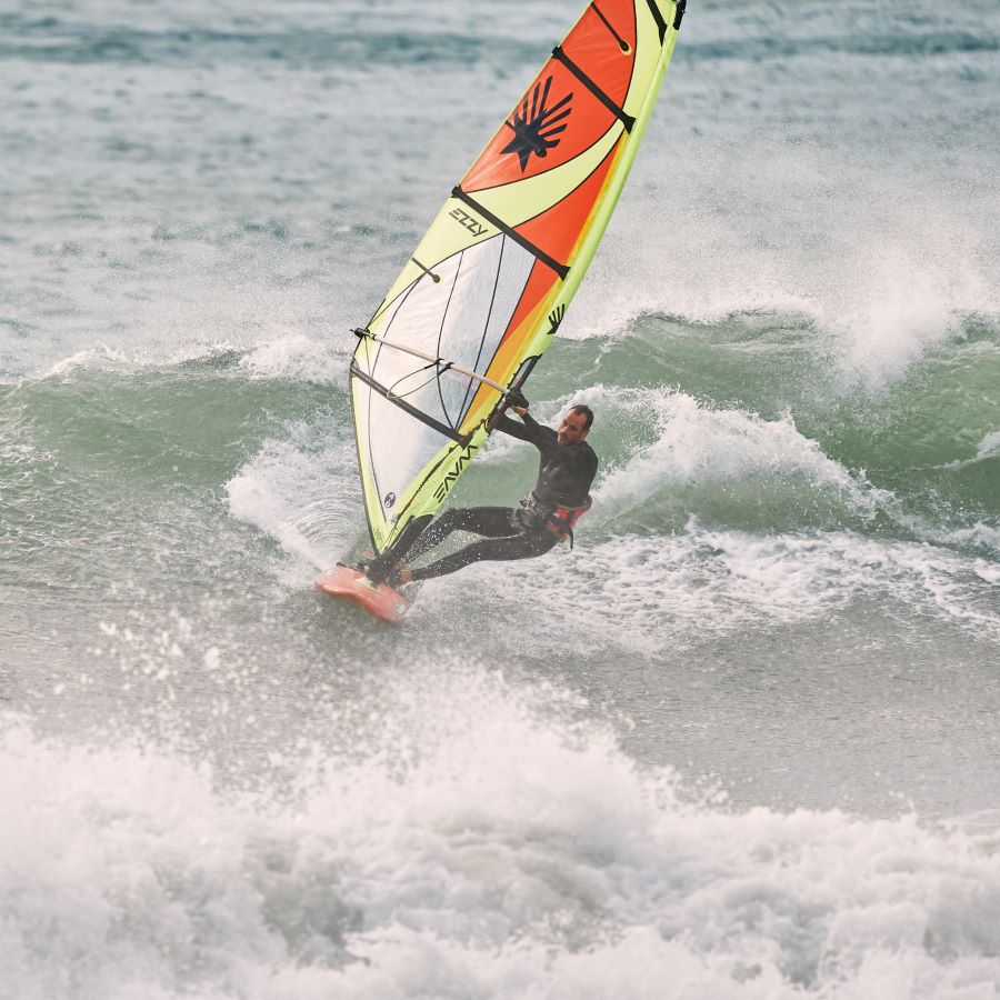 windsurf mast unbreakable, wave spot, best windsurf mast - ReptileSports