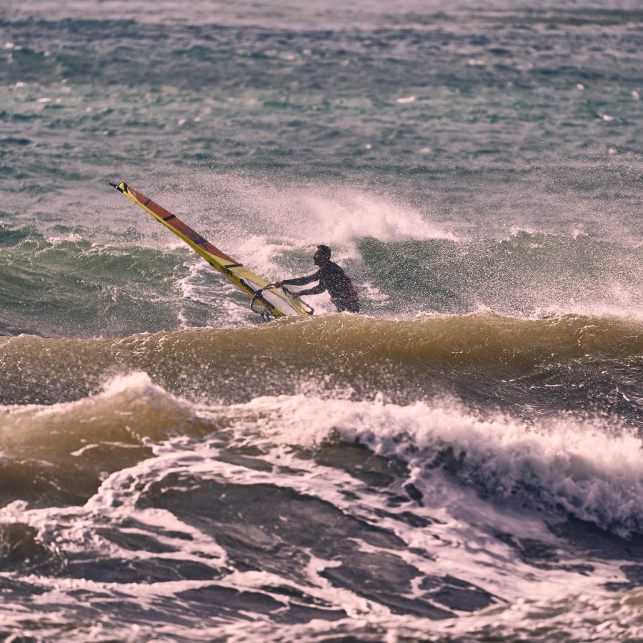 windsurf mast unbreakable, wave spot, best windsurf mast - ReptileSports